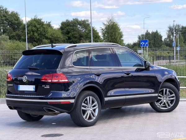 Zils Volkswagen Touareg 2015 Tauragė, ar dzinēja tilpumu 3.00 L un nobraukumu 264 tūkst. km par 15200 €, foto 9 vietnē AUTOMOTO.COM.LV