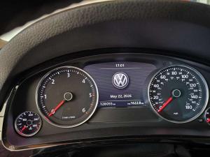 Zils Volkswagen Touareg 2016 Rietavas, ar dzinēja tilpumu 2.97 L un nobraukumu 131 tūkst. km par 16900 €, foto 15 vietnē AUTOMOTO.COM.LV