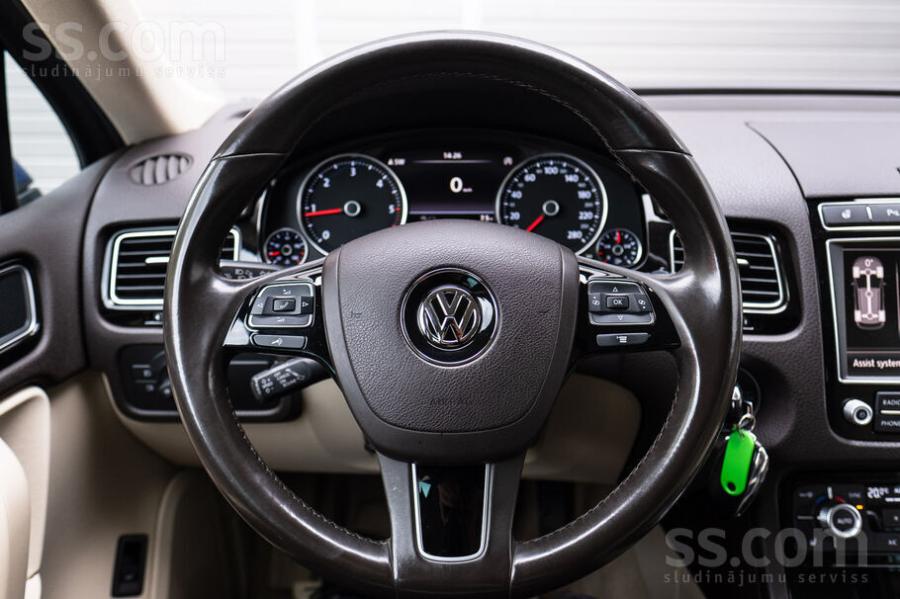 Zils Volkswagen Touareg 2017 Jelgava, ar dzinēja tilpumu 3.00 L un nobraukumu 165 tūkst. km par 4000 €, foto 25 vietnē AUTOMOTO.COM.LV