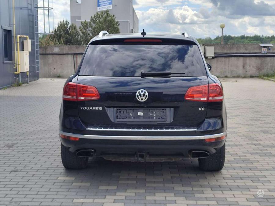 Zils Volkswagen Touareg 2017 Šauļi, ar dzinēja tilpumu 3.60 L un nobraukumu 240 tūkst. km par 14000 €, foto 7 vietnē AUTOMOTO.COM.LV