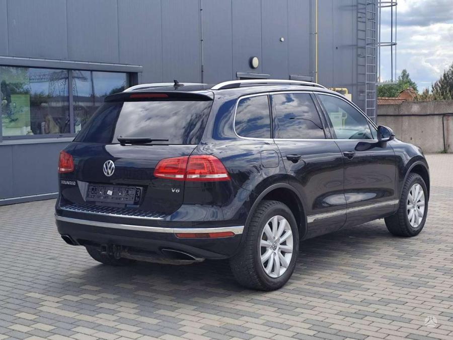 Zils Volkswagen Touareg 2017 Šauļi, ar dzinēja tilpumu 3.60 L un nobraukumu 240 tūkst. km par 14000 €, foto 8 vietnē AUTOMOTO.COM.LV
