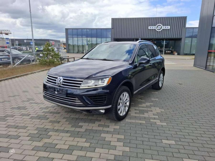 Zils Volkswagen Touareg 2017 Šauļi, ar dzinēja tilpumu 3.60 L un nobraukumu 240 tūkst. km par 14000 €, foto 10 vietnē AUTOMOTO.COM.LV