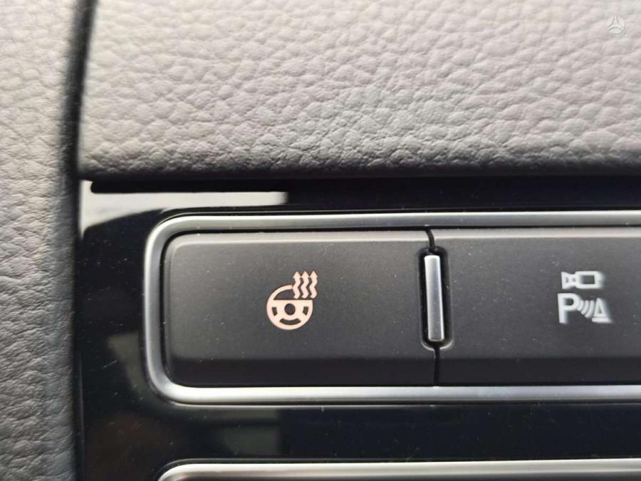 Zils Volkswagen Touareg 2017 Šauļi, ar dzinēja tilpumu 3.60 L un nobraukumu 240 tūkst. km par 14000 €, foto 17 vietnē AUTOMOTO.COM.LV