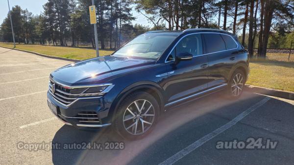 Blue Volkswagen Touareg 2018 in Tallinn, with an engine capacity of 3.00 L and mileage of 116 thousand km for 44900 €, photo 1 on AUTOMOTO.COM.LV