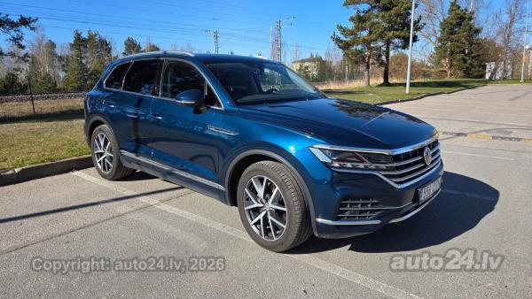 Blue Volkswagen Touareg 2018 in Tallinn, with an engine capacity of 3.00 L and mileage of 116 thousand km for 44900 €, photo 3 on AUTOMOTO.COM.LV