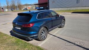 Zils Volkswagen Touareg 2018 Tallina, ar dzinēja tilpumu 3.00 L un nobraukumu 116 tūkst. km par 44900 €, foto 10 vietnē AUTOMOTO.COM.LV