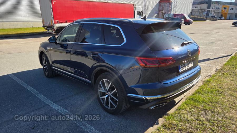 Zils Volkswagen Touareg 2018 Tallina, ar dzinēja tilpumu 3.00 L un nobraukumu 116 tūkst. km par 44900 €, foto 11 vietnē AUTOMOTO.COM.LV