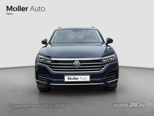 Blue Volkswagen Touareg 2018 in Parnu, with an engine capacity of 3.00 L and mileage of 117 thousand km for 37900 €, photo 3 on AUTOMOTO.COM.LV