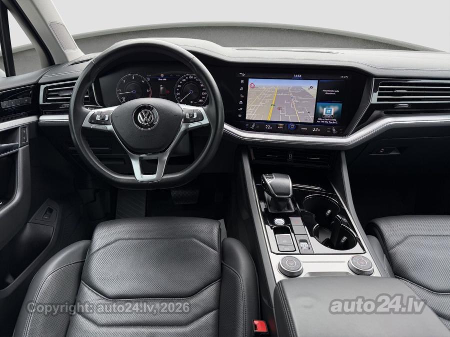Zils Volkswagen Touareg 2018 Pērnava, ar dzinēja tilpumu 3.00 L un nobraukumu 117 tūkst. km par 37900 €, foto 8 vietnē AUTOMOTO.COM.LV
