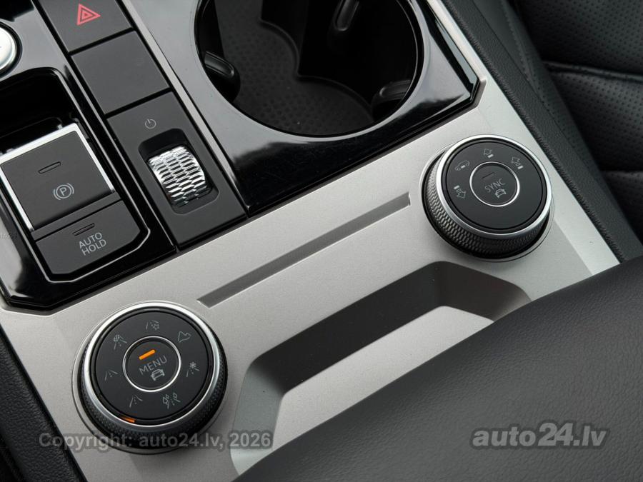 Zils Volkswagen Touareg 2018 Pērnava, ar dzinēja tilpumu 3.00 L un nobraukumu 117 tūkst. km par 37900 €, foto 20 vietnē AUTOMOTO.COM.LV