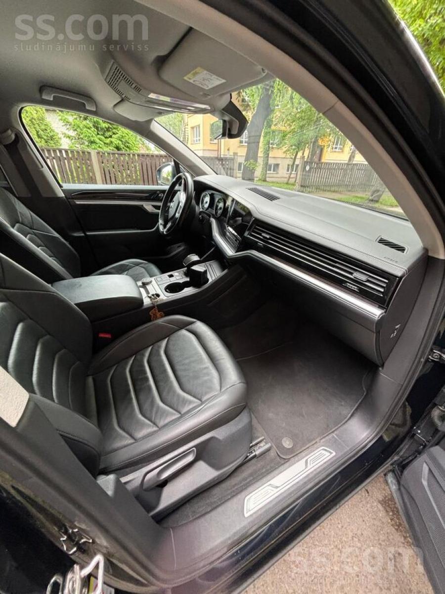 Zils Volkswagen Touareg 2018 Liepāja, ar dzinēja tilpumu 3.00 L un nobraukumu 198 tūkst. km par 30000 €, foto 11 vietnē AUTOMOTO.COM.LV