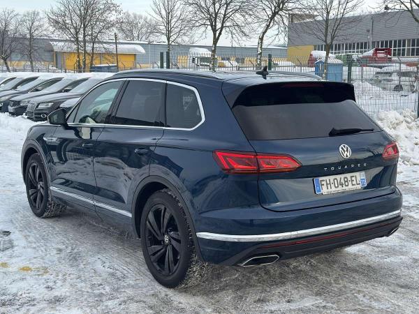Blue Volkswagen Touareg 2019 in Klaipeda, with an engine capacity of 3.00 L and mileage of 257 thousand km for 29500 €, photo 6 on AUTOMOTO.COM.LV