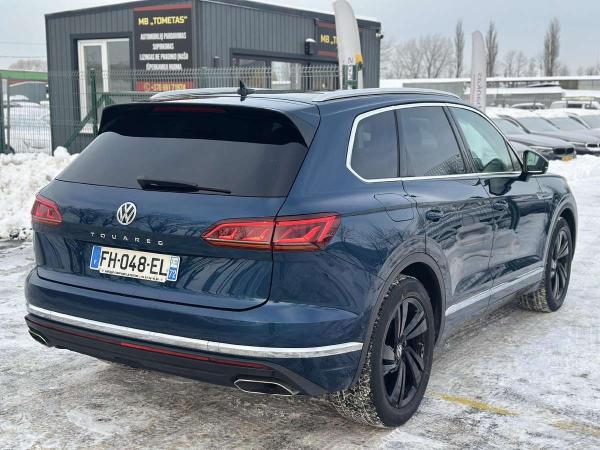 Blue Volkswagen Touareg 2019 in Klaipeda, with an engine capacity of 3.00 L and mileage of 257 thousand km for 29500 €, photo 7 on AUTOMOTO.COM.LV