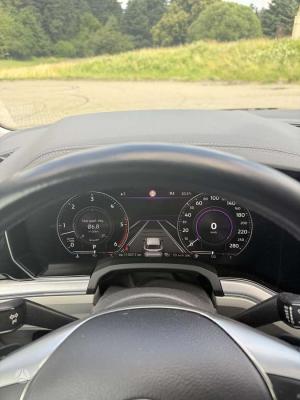 Blue Volkswagen Touareg 2019 in Vilnius, with an engine capacity of 2.97 L and mileage of 207 thousand km for 35400 €, photo 8 on AUTOMOTO.COM.LV