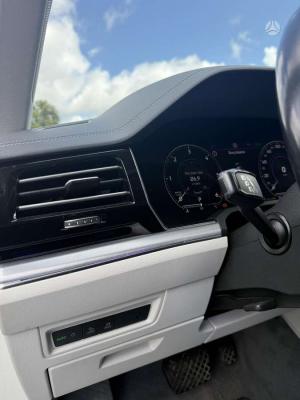 Blue Volkswagen Touareg 2019 in Vilnius, with an engine capacity of 2.97 L and mileage of 207 thousand km for 35400 €, photo 11 on AUTOMOTO.COM.LV