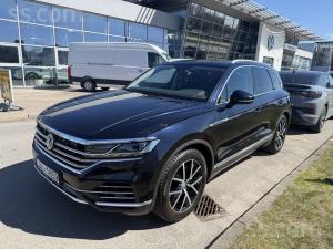 Синий Фольксваген Туарег 2019 в Рига, объемом двигателя 3.00 л и пробегом 90 тыс. км за 36500 €, фото  на AUTOMOTO.COM.LV