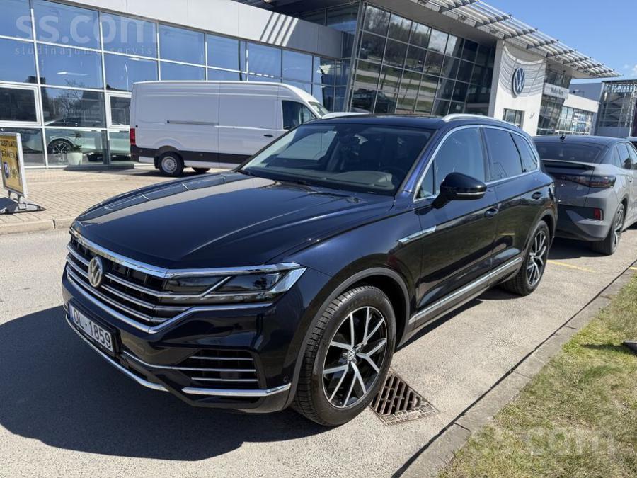 Синий Фольксваген Туарег 2019 в Рига, объемом двигателя 3.00 л и пробегом 90 тыс. км за 36500 €, фото 1 на AUTOMOTO.COM.LV