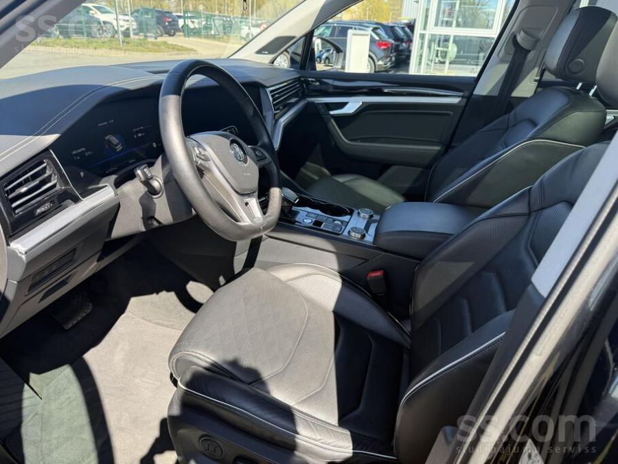 Синий Фольксваген Туарег 2019 в Рига, объемом двигателя 3.00 л и пробегом 90 тыс. км за 36500 €, фото 15 на AUTOMOTO.COM.LV