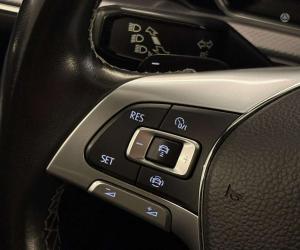 Blue Volkswagen Touareg 2019 in Marijampole, with an engine capacity of 2.97 L and mileage of 205 thousand km for 33850 €, photo 4 on AUTOMOTO.COM.LV