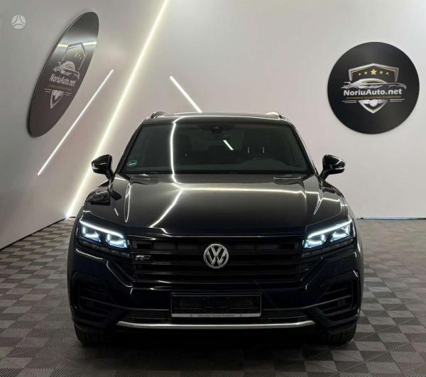 Volkswagen Touareg 2019 in Marijampole on AUTOMOTO.COM.LV Blue Volkswagen Touareg 2019 in Marijampole, with an engine capacity of 2.97 L and mileage of 205 thousand km for 33850 €, photo 7 on AUTOMOTO.COM.LV