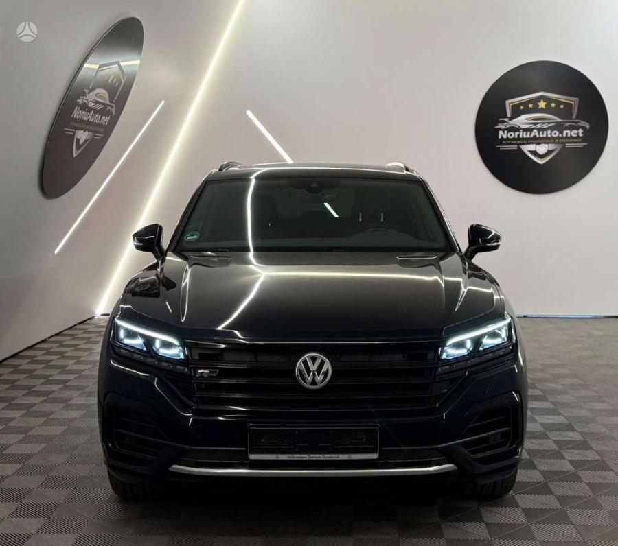 Blue Volkswagen Touareg 2019 in Marijampole, with an engine capacity of 2.97 L and mileage of 205 thousand km for 33850 €, photo 7 on AUTOMOTO.COM.LV
