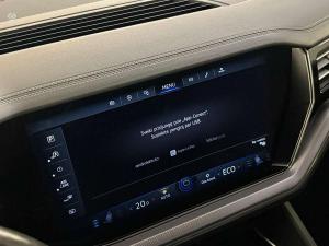Blue Volkswagen Touareg 2019 in Marijampole, with an engine capacity of 2.97 L and mileage of 205 thousand km for 33850 €, photo 11 on AUTOMOTO.COM.LV