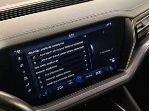 Blue Volkswagen Touareg 2019 in Marijampole, with an engine capacity of 2.97 L and mileage of 205 thousand km for 33850 €, photo 12 on AUTOMOTO.COM.LV