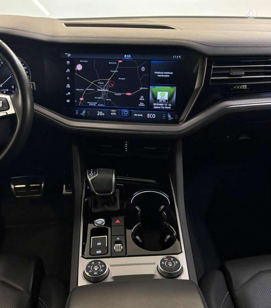 Blue Volkswagen Touareg 2019 in Marijampole, with an engine capacity of 2.97 L and mileage of 205 thousand km for 33850 €, photo 21 on AUTOMOTO.COM.LV
