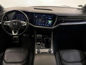 Blue Volkswagen Touareg 2019 in Marijampole, with an engine capacity of 2.97 L and mileage of 205 thousand km for 33850 €, photo 22 on AUTOMOTO.COM.LV