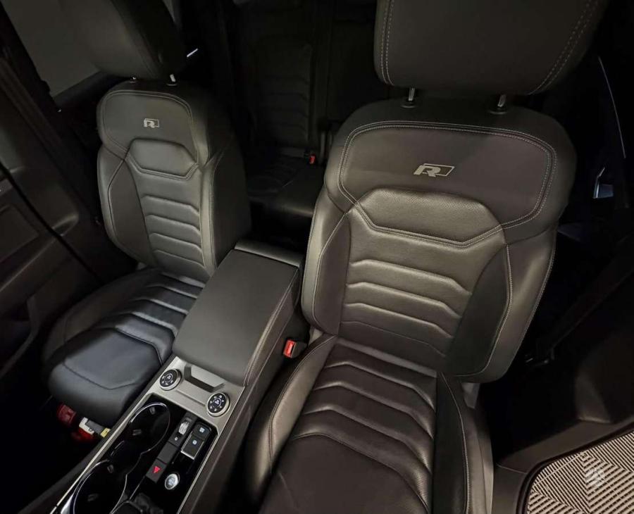 Blue Volkswagen Touareg 2019 in Marijampole, with an engine capacity of 2.97 L and mileage of 205 thousand km for 33850 €, photo 30 on AUTOMOTO.COM.LV