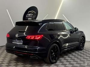 Blue Volkswagen Touareg 2019 in Marijampole, with an engine capacity of 2.97 L and mileage of 205 thousand km for 33850 €, photo 33 on AUTOMOTO.COM.LV