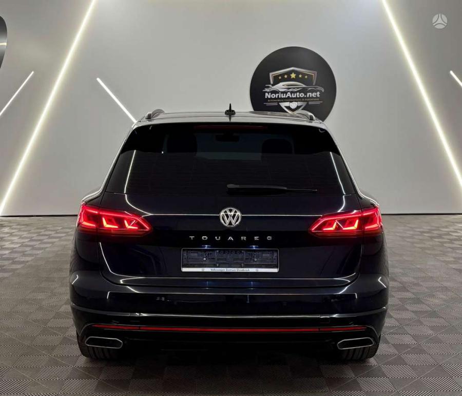 Blue Volkswagen Touareg 2019 in Marijampole, with an engine capacity of 2.97 L and mileage of 205 thousand km for 33850 €, photo 34 on AUTOMOTO.COM.LV