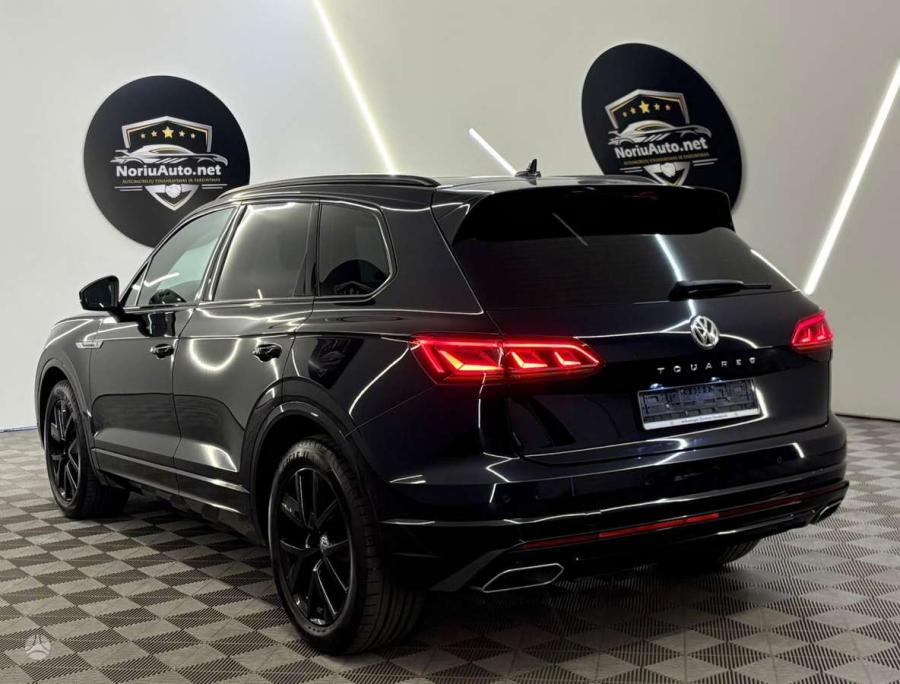 Blue Volkswagen Touareg 2019 in Marijampole, with an engine capacity of 2.97 L and mileage of 205 thousand km for 33850 €, photo 35 on AUTOMOTO.COM.LV