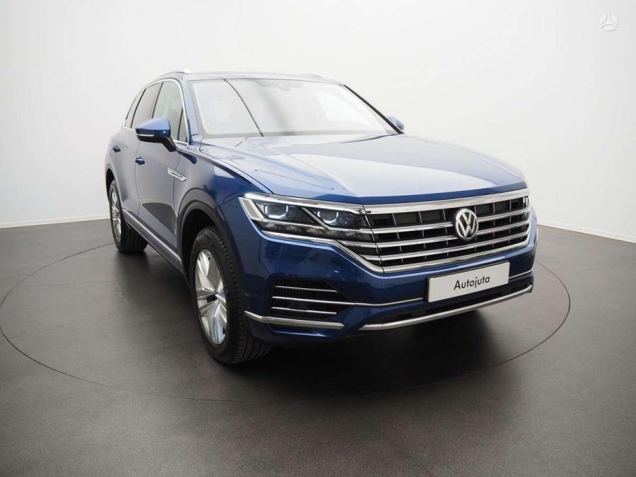 Blue Volkswagen Touareg 2019 in Vilnius, with an engine capacity of 2.97 L and mileage of 100 thousand km for 37000 €, photo 4 on AUTOMOTO.COM.LV