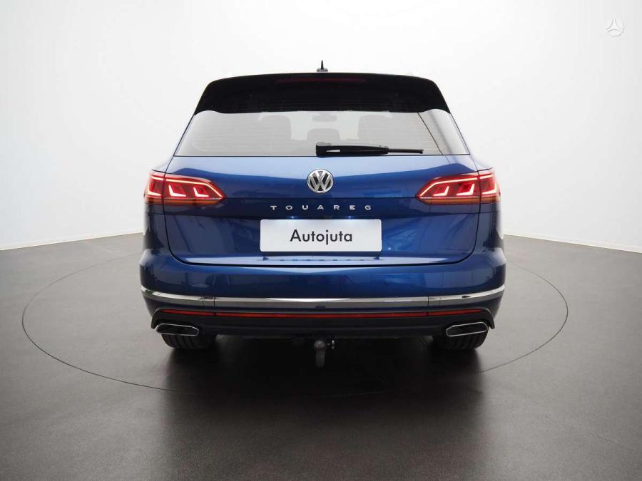 Blue Volkswagen Touareg 2019 in Vilnius, with an engine capacity of 2.97 L and mileage of 100 thousand km for 37000 €, photo 6 on AUTOMOTO.COM.LV