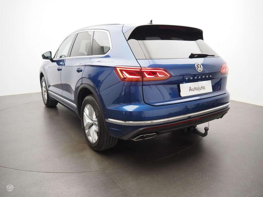 Blue Volkswagen Touareg 2019 in Vilnius, with an engine capacity of 2.97 L and mileage of 100 thousand km for 37000 €, photo 7 on AUTOMOTO.COM.LV