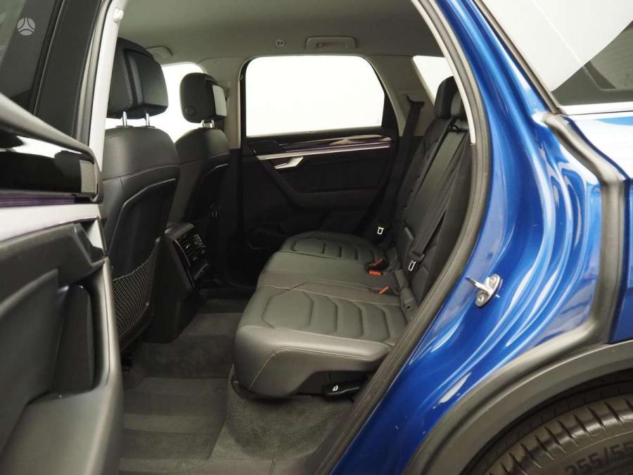 Blue Volkswagen Touareg 2019 in Vilnius, with an engine capacity of 2.97 L and mileage of 100 thousand km for 37000 €, photo 15 on AUTOMOTO.COM.LV