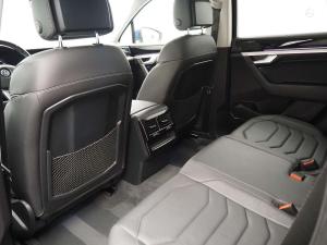 Blue Volkswagen Touareg 2019 in Vilnius, with an engine capacity of 2.97 L and mileage of 100 thousand km for 37000 €, photo 16 on AUTOMOTO.COM.LV