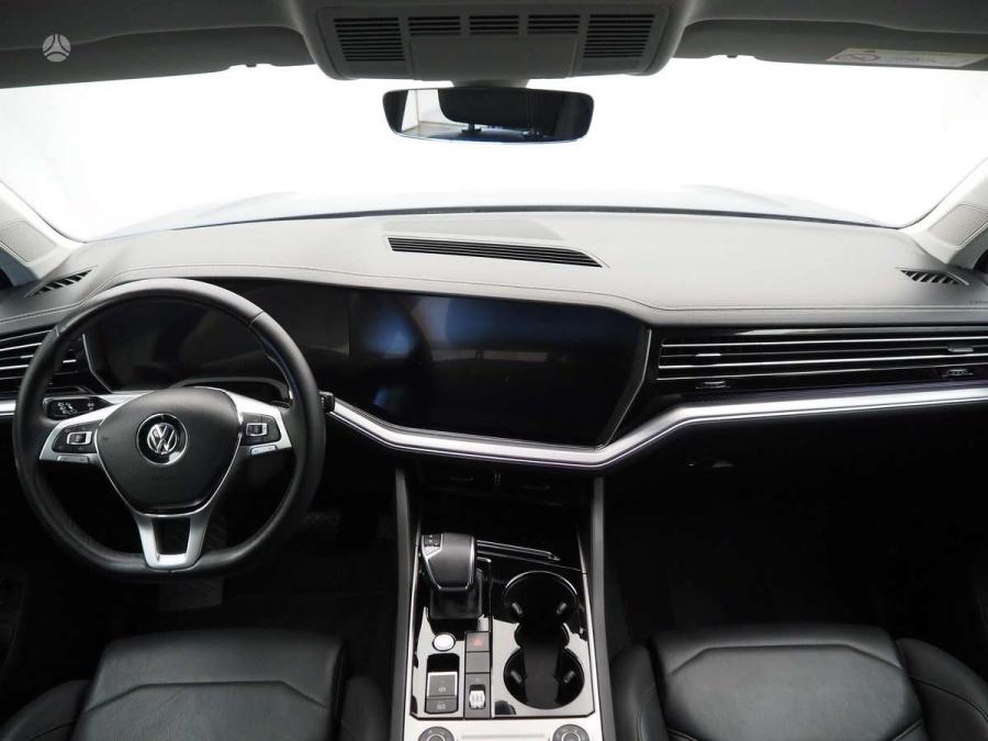 Blue Volkswagen Touareg 2019 in Vilnius, with an engine capacity of 2.97 L and mileage of 100 thousand km for 37000 €, photo 18 on AUTOMOTO.COM.LV