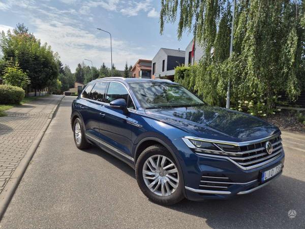 Volkswagen Touareg 2019 Viļņa vietnē Zils Volkswagen Touareg 2019 Viļņa, ar dzinēja tilpumu 2.97 L un nobraukumu 213 tūkst. km par 31500 €, foto 1 vietnē AUTOMOTO.COM.LV