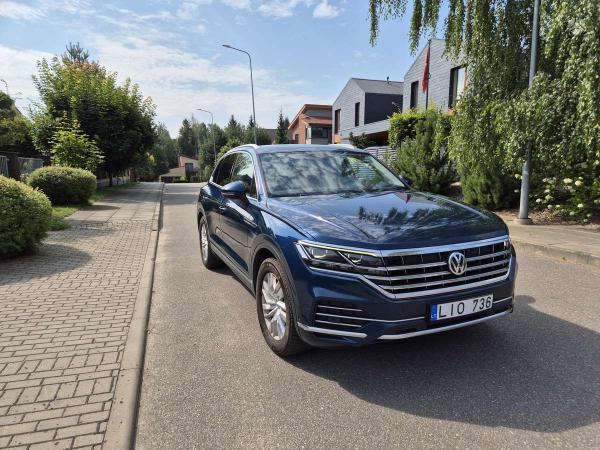 Volkswagen Touareg 2019 Viļņa vietnē Zils Volkswagen Touareg 2019 Viļņa, ar dzinēja tilpumu 2.97 L un nobraukumu 213 tūkst. km par 31500 €, foto 3 vietnē AUTOMOTO.COM.LV