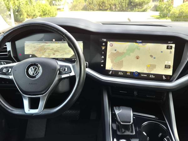 Volkswagen Touareg 2019 Viļņa vietnē Zils Volkswagen Touareg 2019 Viļņa, ar dzinēja tilpumu 2.97 L un nobraukumu 213 tūkst. km par 31500 €, foto 11 vietnē AUTOMOTO.COM.LV