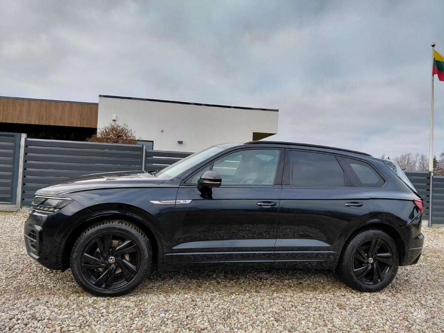 Blue Volkswagen Touareg 2020 in Vilkaviskis, with an engine capacity of 2.97 L and mileage of 280 thousand km for 21600 €, photo 12 on AUTOMOTO.COM.LV