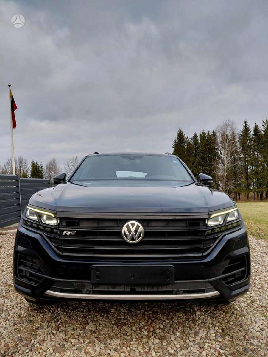 Blue Volkswagen Touareg 2020 in Vilkaviskis, with an engine capacity of 2.97 L and mileage of 280 thousand km for 21600 €, photo 16 on AUTOMOTO.COM.LV