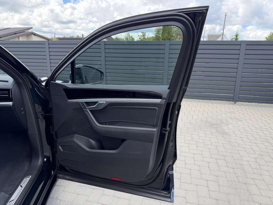 Zils Volkswagen Touareg 2020 Telšiai, ar dzinēja tilpumu 2.97 L un nobraukumu 282 tūkst. km par 30750 €, foto 24 vietnē AUTOMOTO.COM.LV