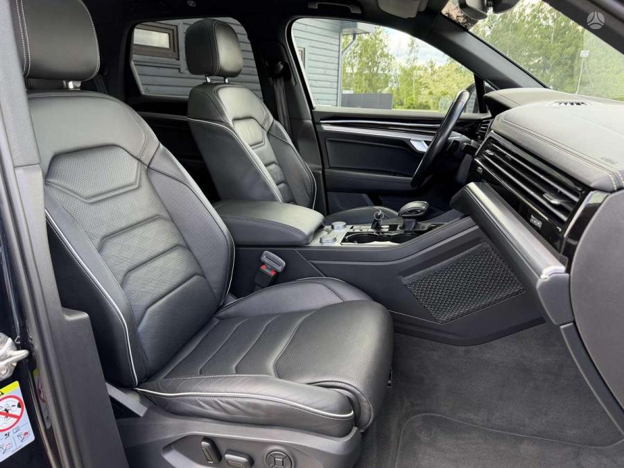 Zils Volkswagen Touareg 2020 Telšiai, ar dzinēja tilpumu 2.97 L un nobraukumu 282 tūkst. km par 30750 €, foto 26 vietnē AUTOMOTO.COM.LV