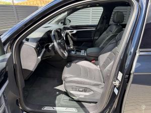 Zils Volkswagen Touareg 2020 Telšiai, ar dzinēja tilpumu 2.97 L un nobraukumu 282 tūkst. km par 30750 €, foto 32 vietnē AUTOMOTO.COM.LV