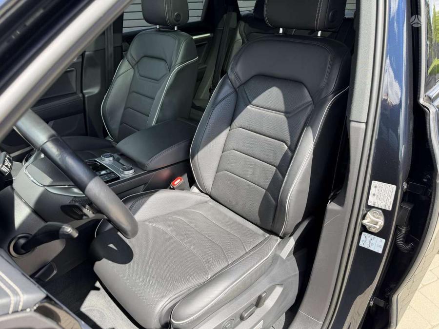 Zils Volkswagen Touareg 2020 Telšiai, ar dzinēja tilpumu 2.97 L un nobraukumu 282 tūkst. km par 30750 €, foto 34 vietnē AUTOMOTO.COM.LV