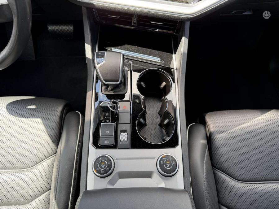 Zils Volkswagen Touareg 2020 Telšiai, ar dzinēja tilpumu 2.97 L un nobraukumu 282 tūkst. km par 30750 €, foto 36 vietnē AUTOMOTO.COM.LV
