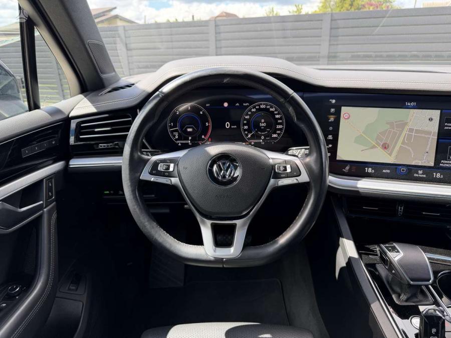 Zils Volkswagen Touareg 2020 Telšiai, ar dzinēja tilpumu 2.97 L un nobraukumu 282 tūkst. km par 30750 €, foto 37 vietnē AUTOMOTO.COM.LV